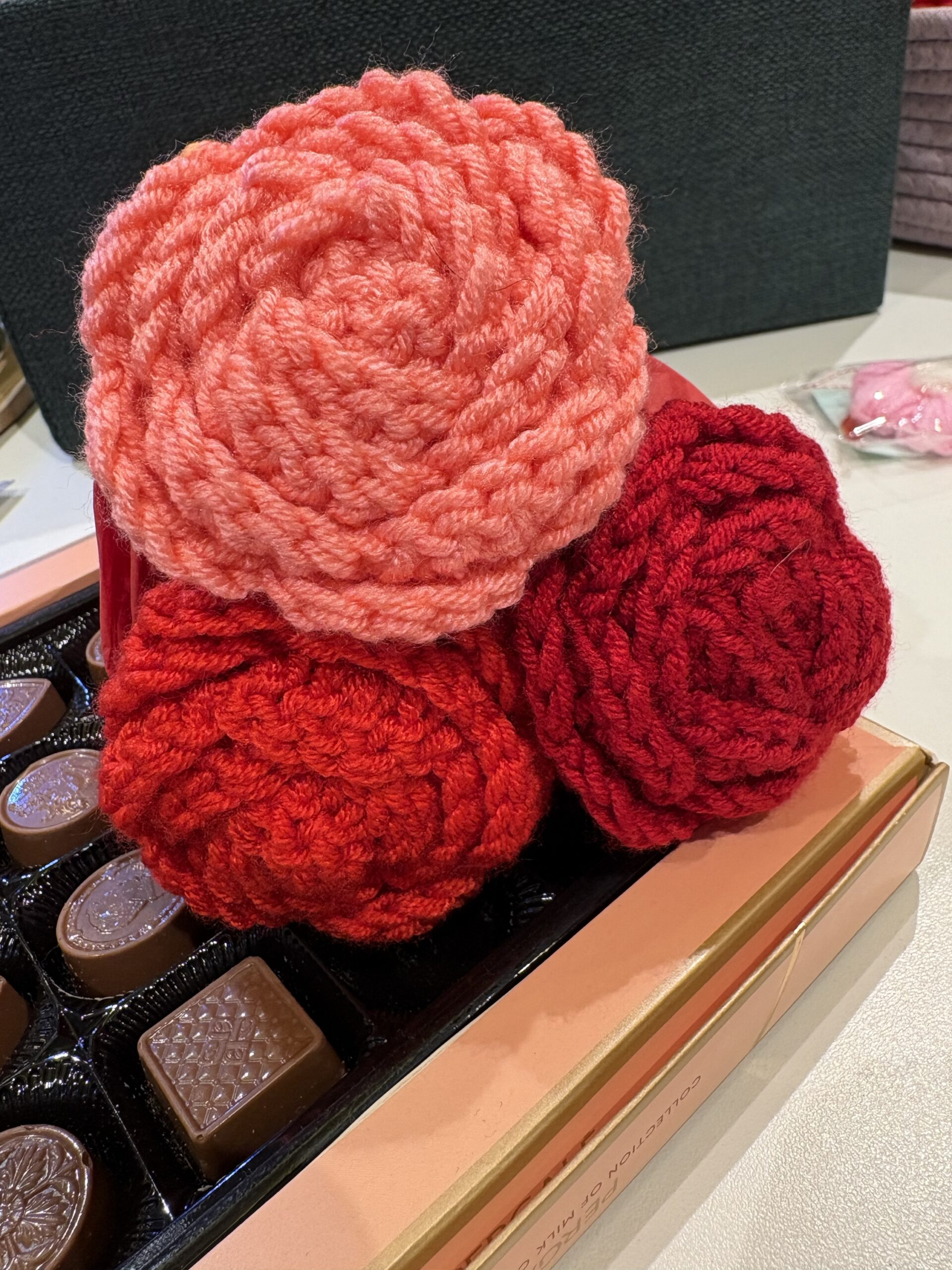 Buchet de flori croșetate – URSY CRAFTS